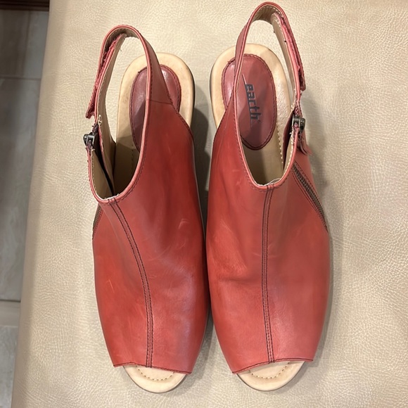 Earth | Shoes | Earth Kristy Peep Toe Leather Shoes | Poshmark
